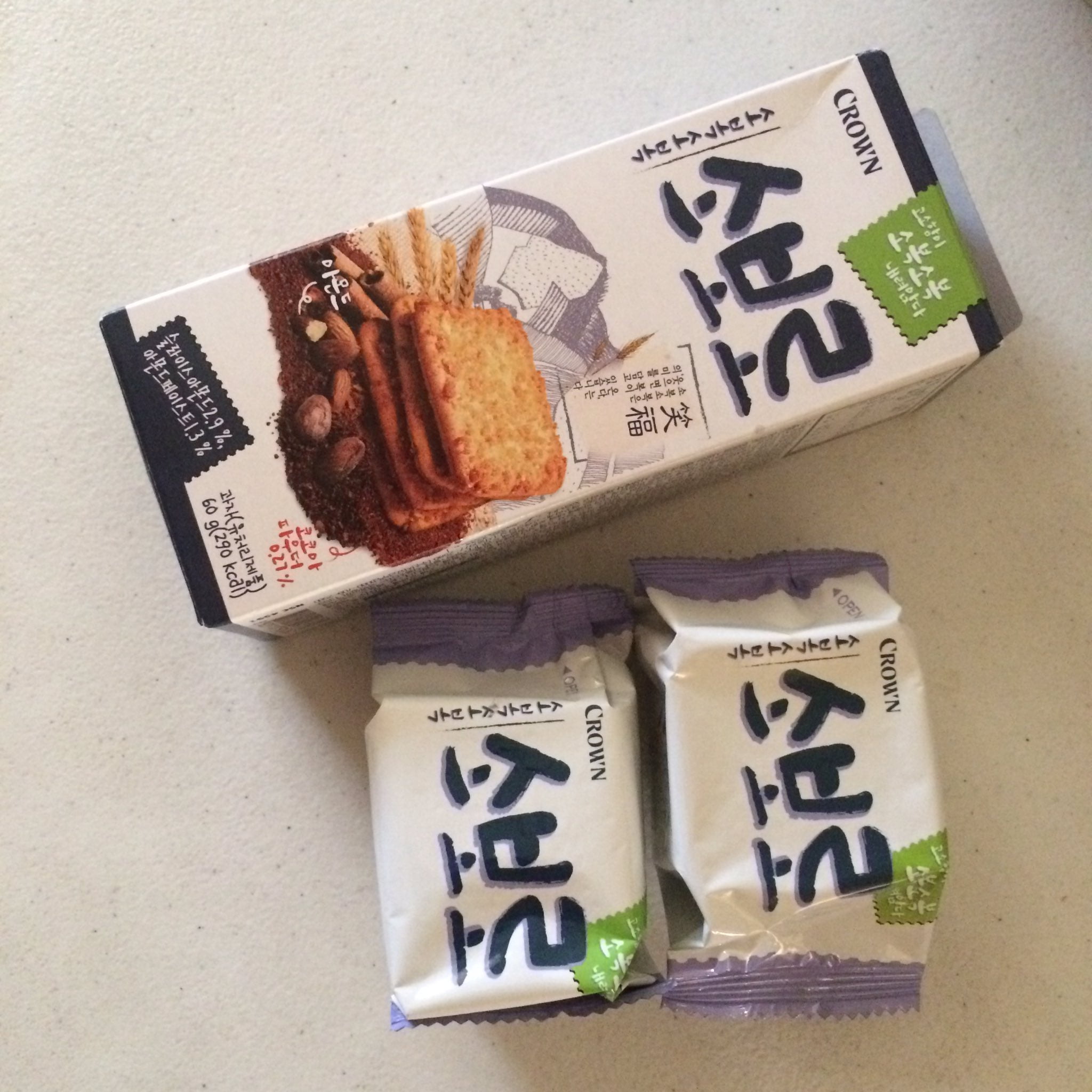 Biscoito Coreano Amêndoas com Chocolate Crown - 60 gramas - Hachi8