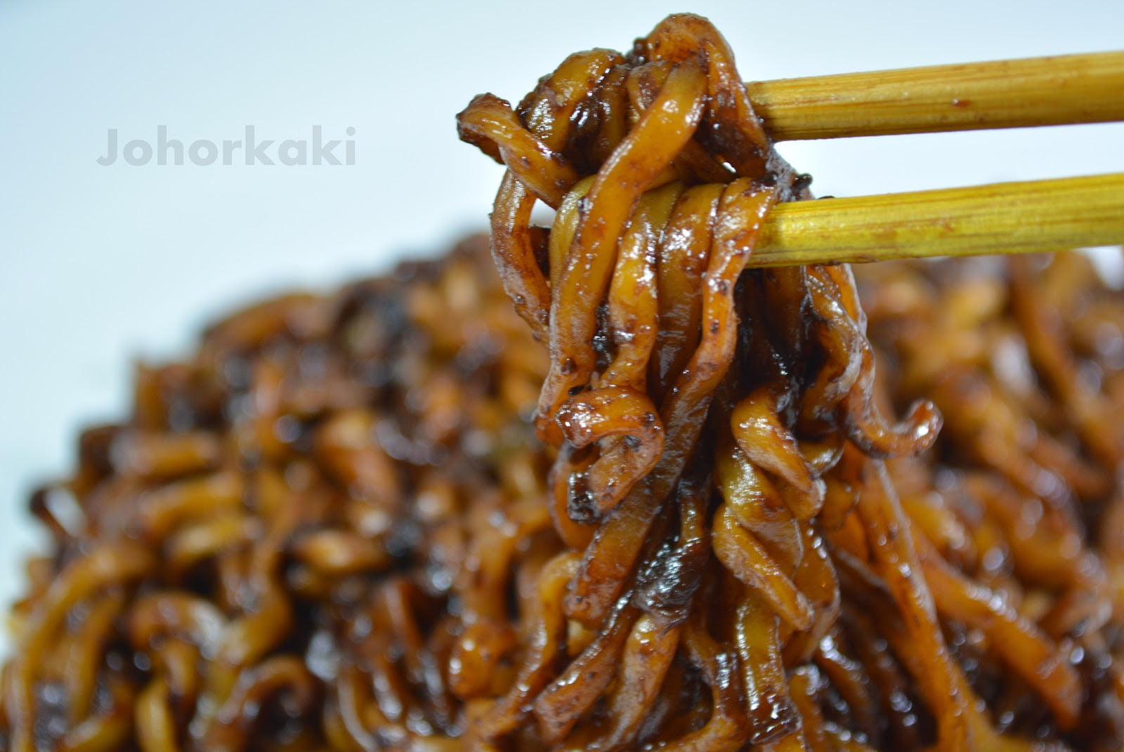 Lamen Coreano Chacharoni Samyang com Tempero de Feijão Preto Tostato ...